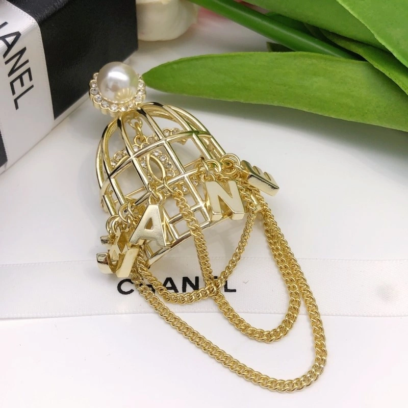 Top match Chanel Brooches