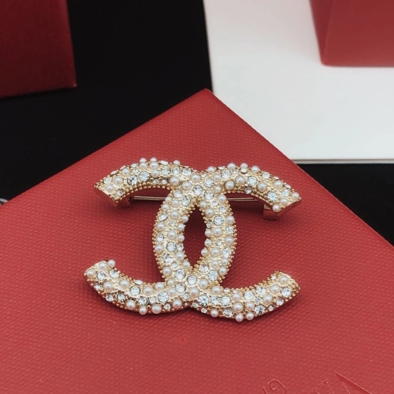Low-cost Chanel Brooches