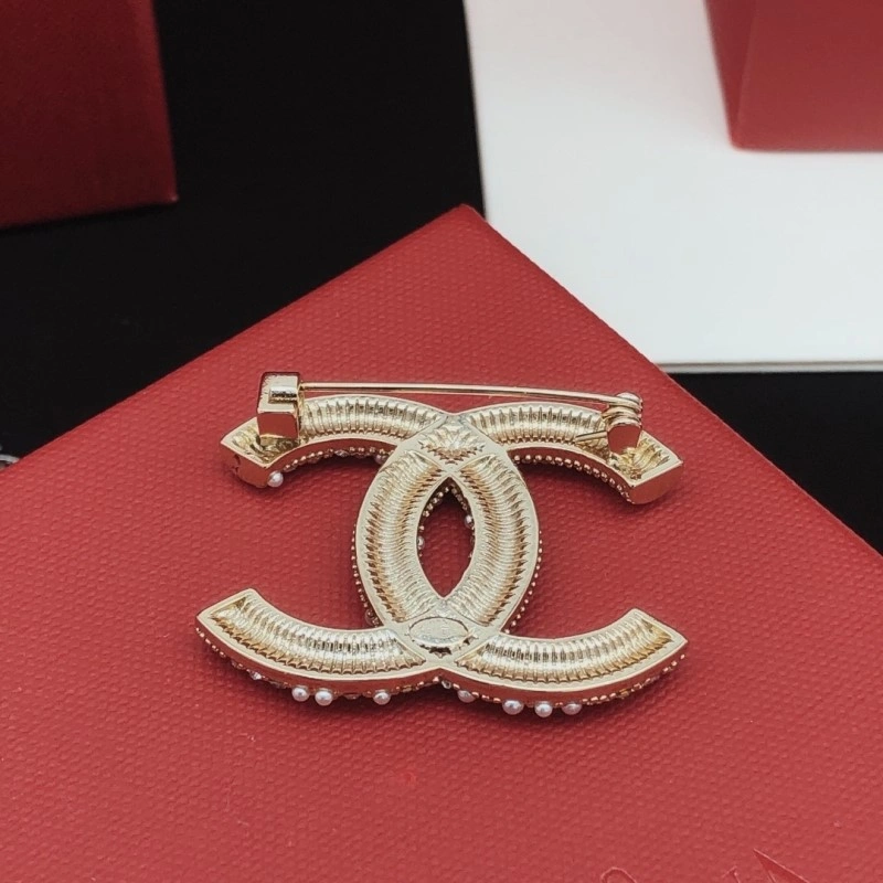 Low-cost Chanel Brooches