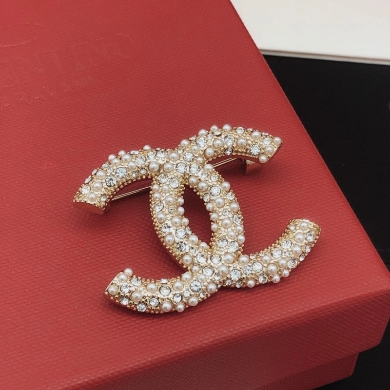 Low-cost Chanel Brooches