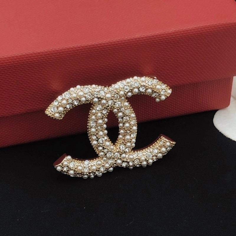 Low-cost Chanel Brooches