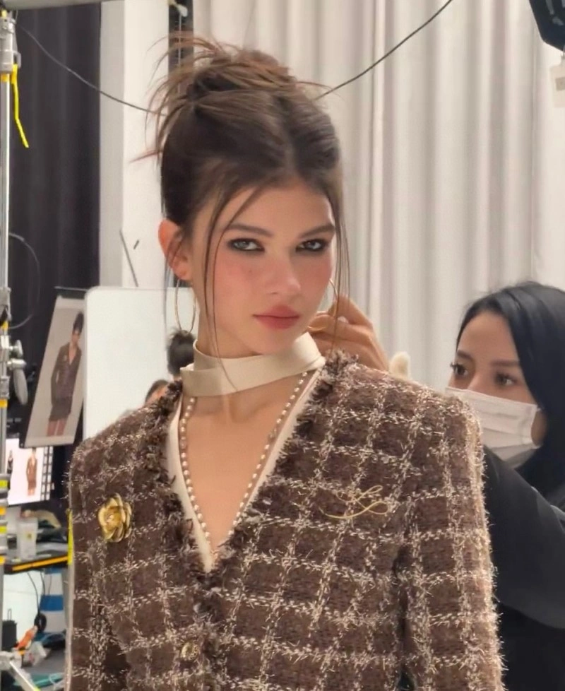 Official Chanel Brooches