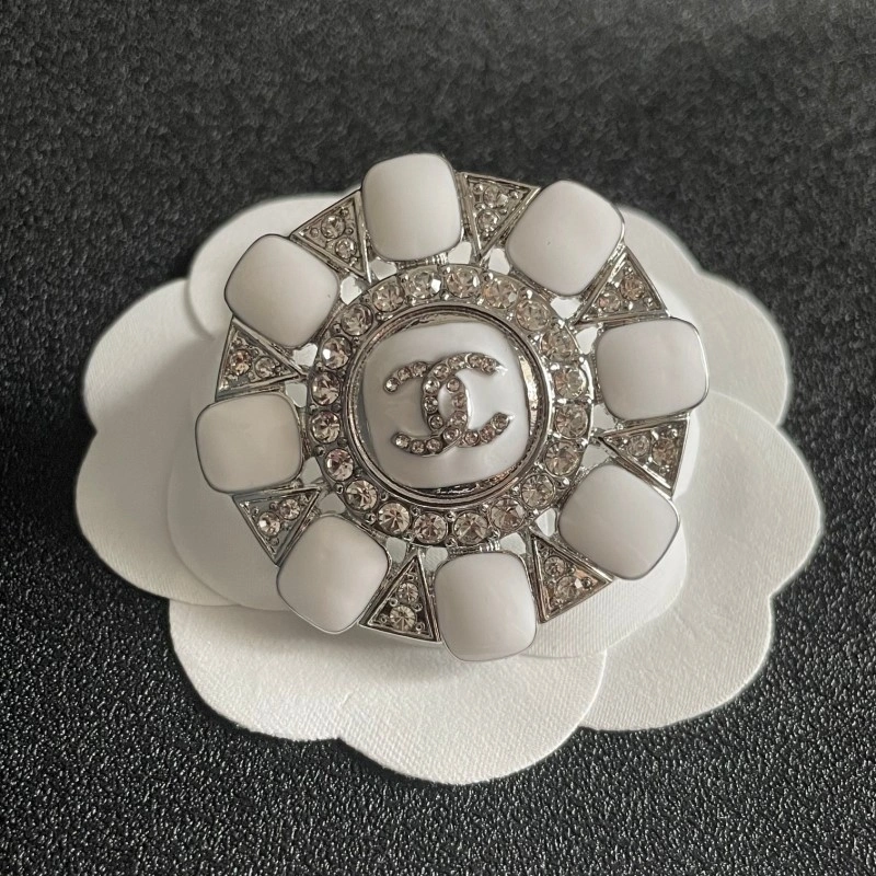 Accurate model Chanel Brooches