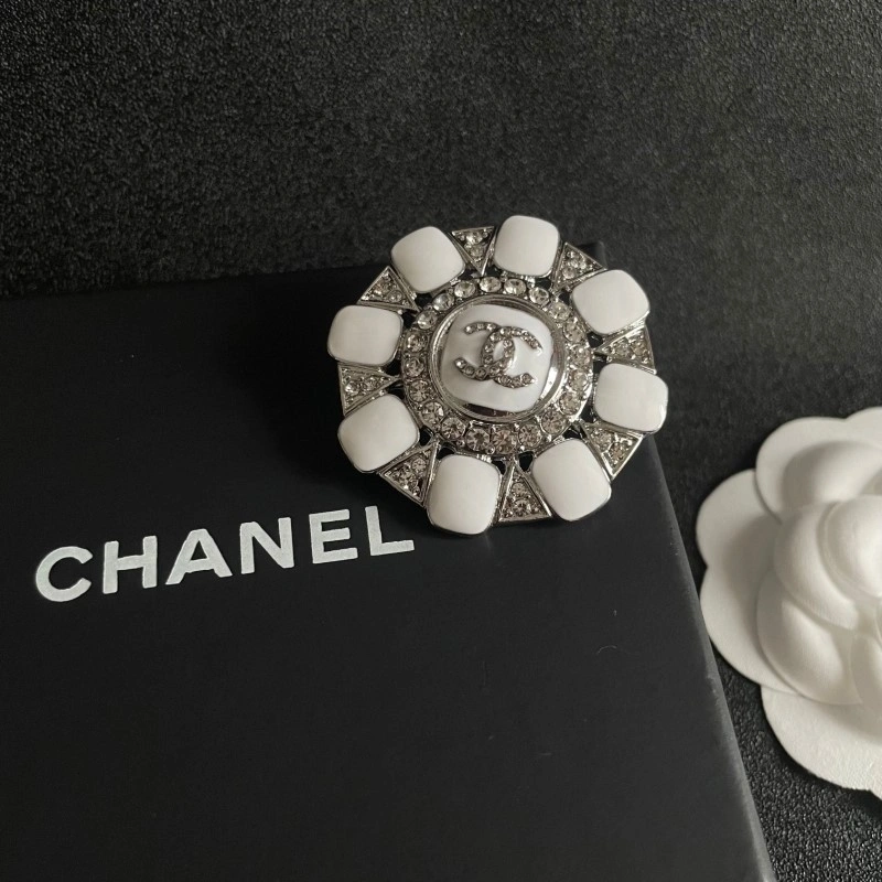 Accurate model Chanel Brooches