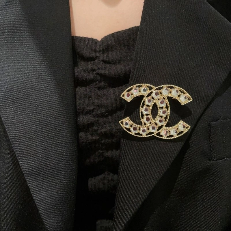 High fidelity Chanel Brooches