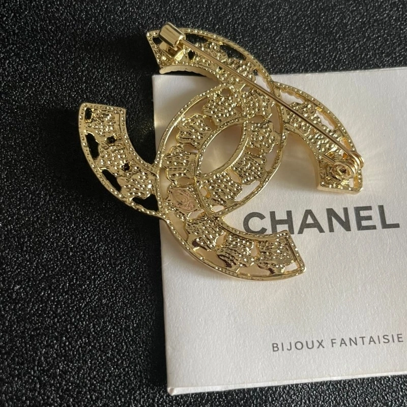 High fidelity Chanel Brooches