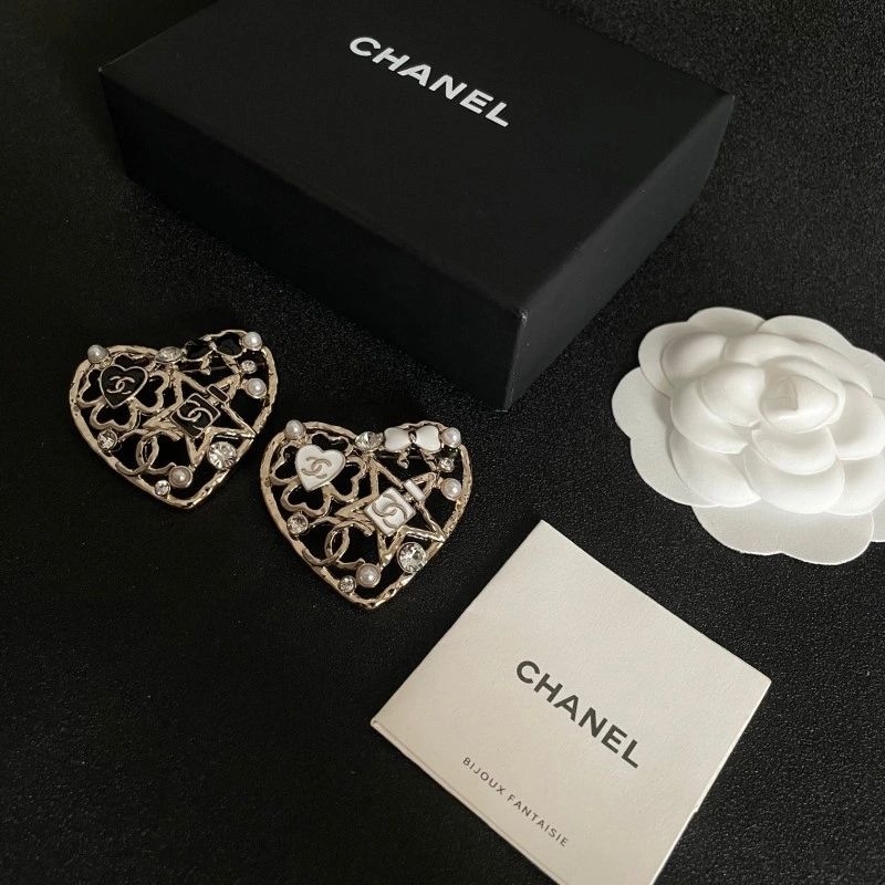 Bargain Chanel Brooches
