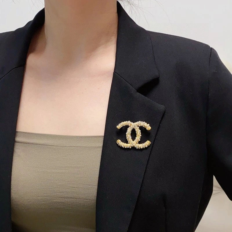 Accurate model Chanel Brooches