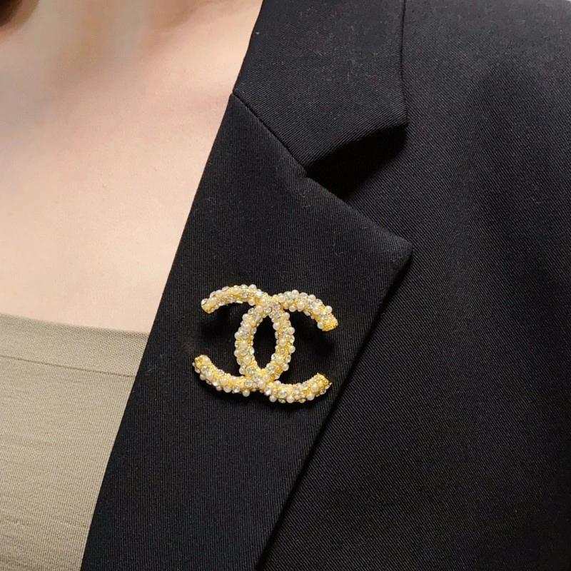 Accurate model Chanel Brooches