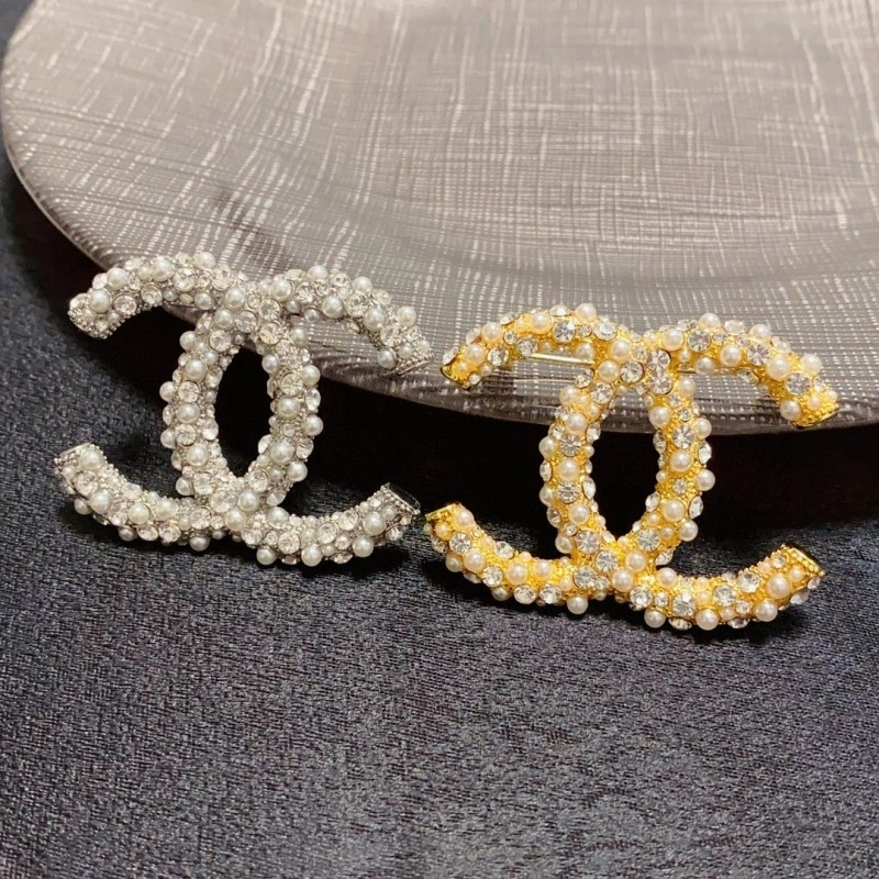 Accurate model Chanel Brooches
