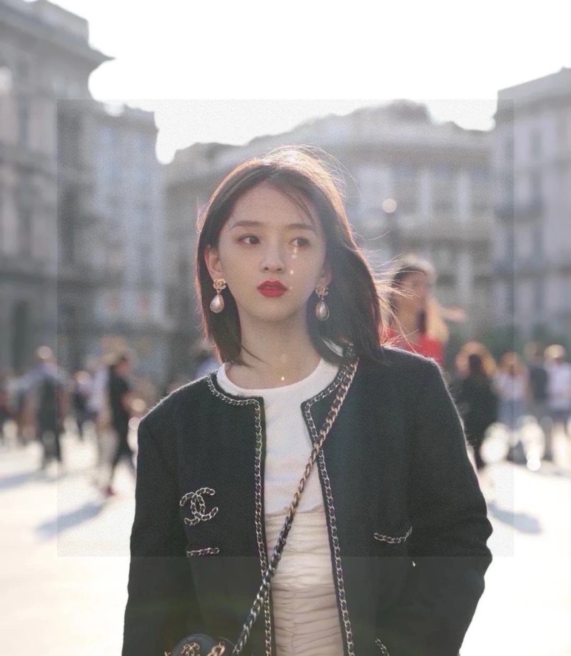 Accurate model Chanel Brooches