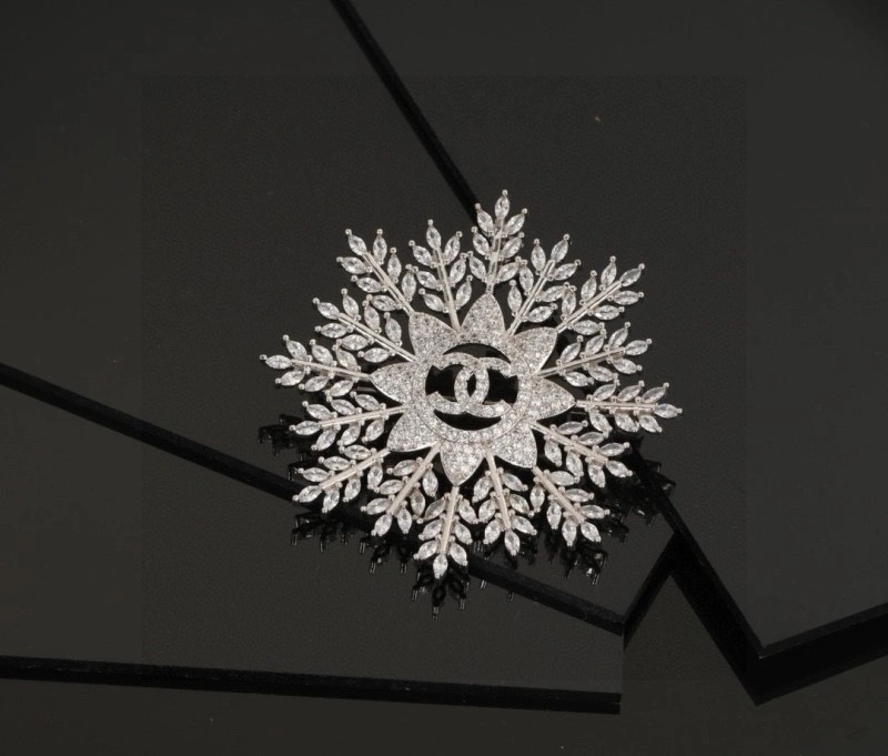 Top match Chanel Brooches