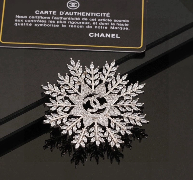 Top match Chanel Brooches