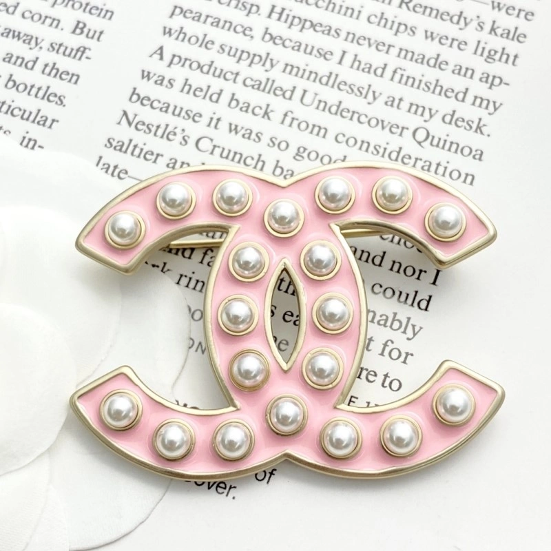 Top mirror Chanel Brooches