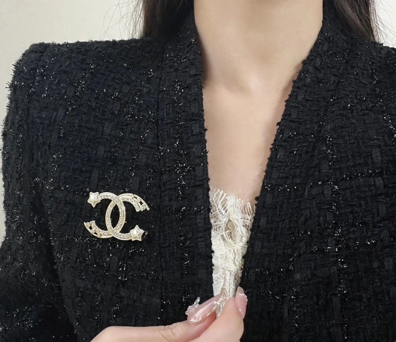 High fidelity Chanel Brooches