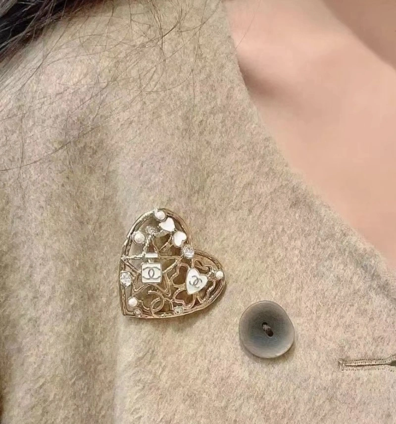 Perfect replica Chanel Brooches