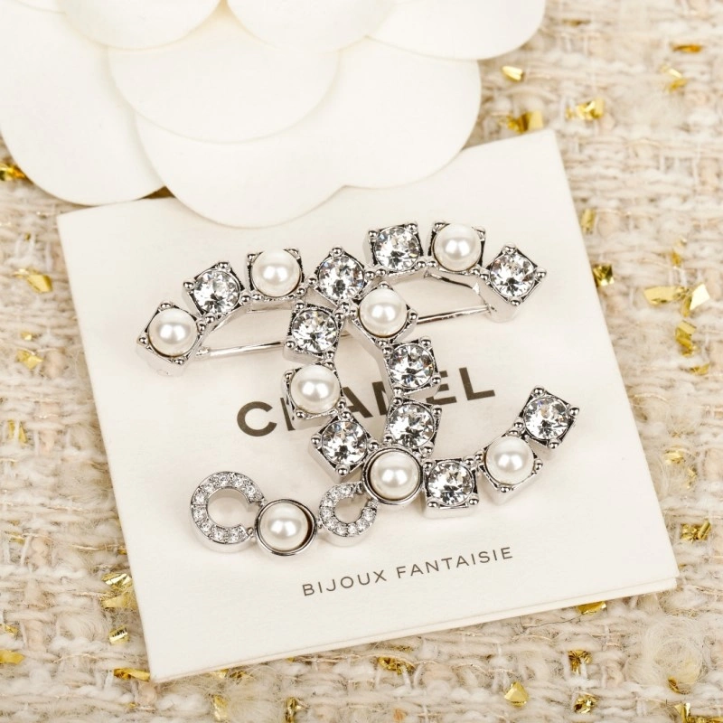 Top match Chanel Brooches
