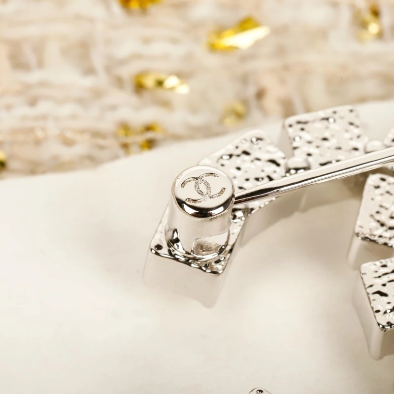 Top match Chanel Brooches