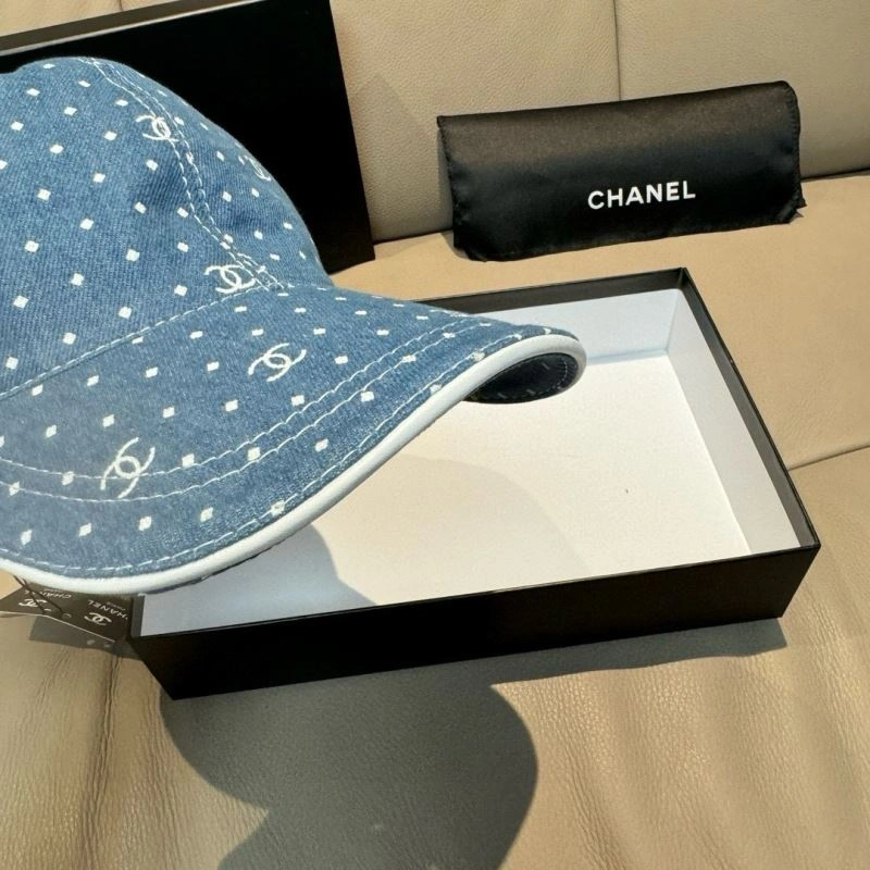 Top mirror Chanel Caps