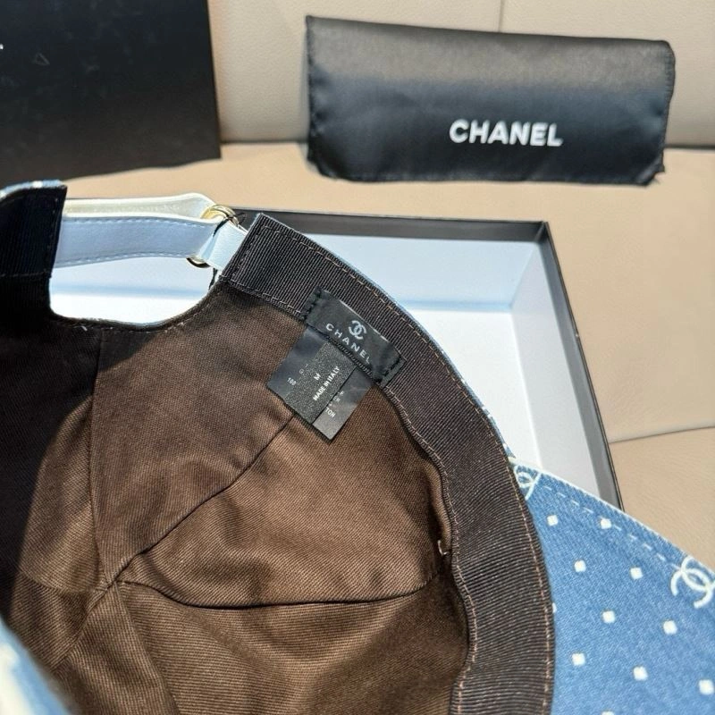 Top mirror Chanel Caps