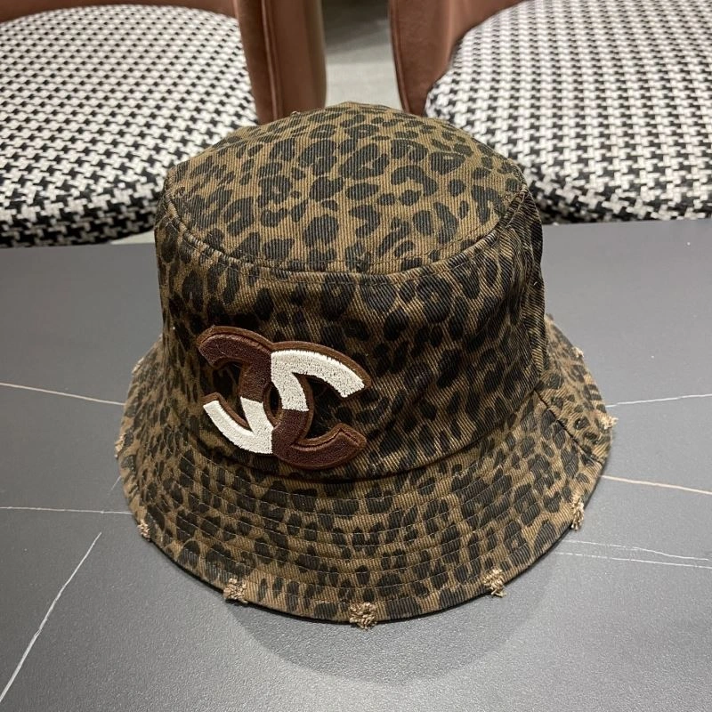 Top mirror Chanel Caps