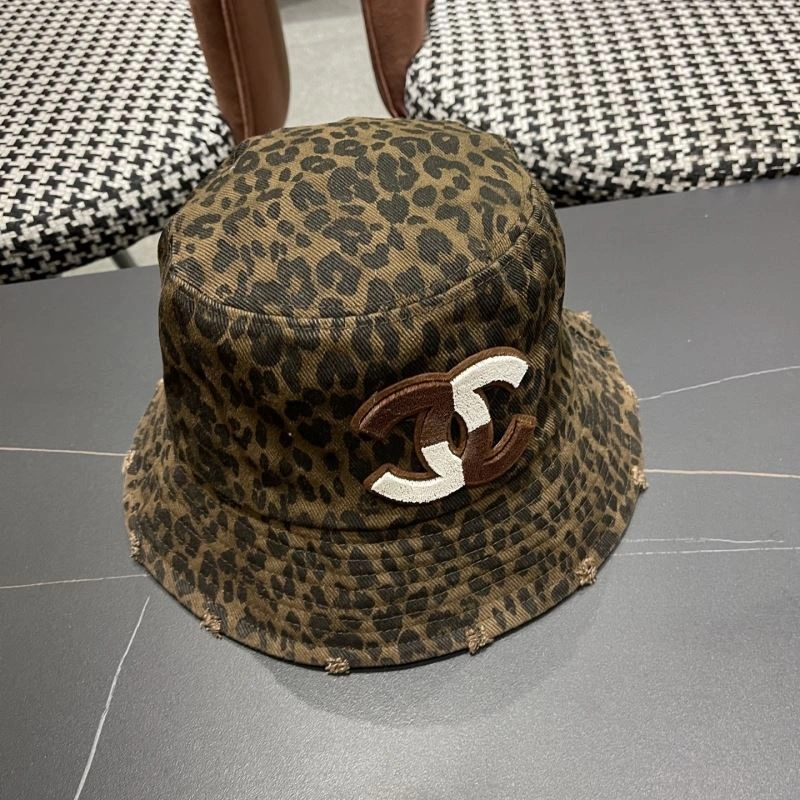 Top mirror Chanel Caps