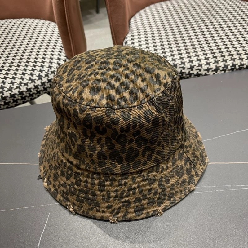 Top mirror Chanel Caps