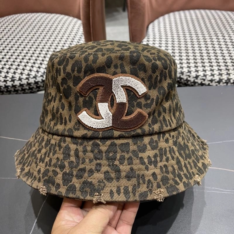 Top mirror Chanel Caps