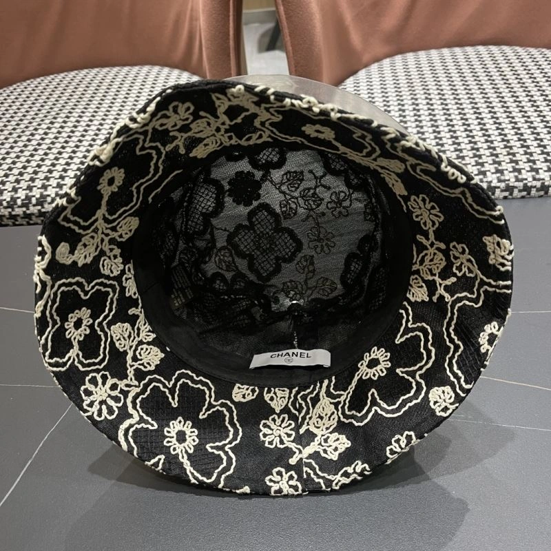 Top mirror Chanel Caps