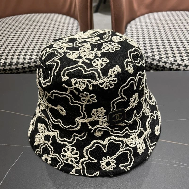 Top mirror Chanel Caps
