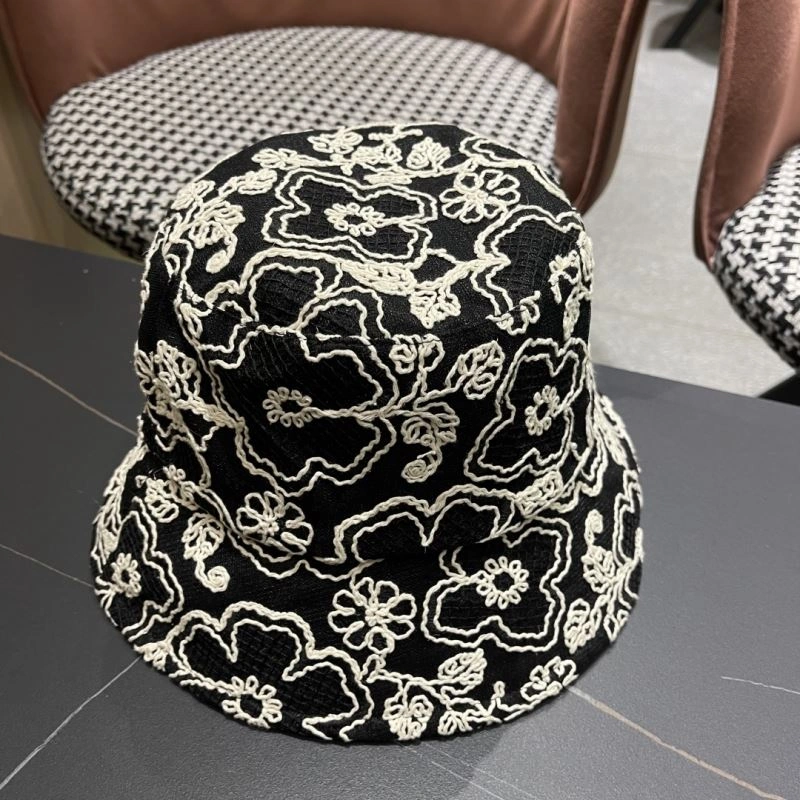 Top mirror Chanel Caps