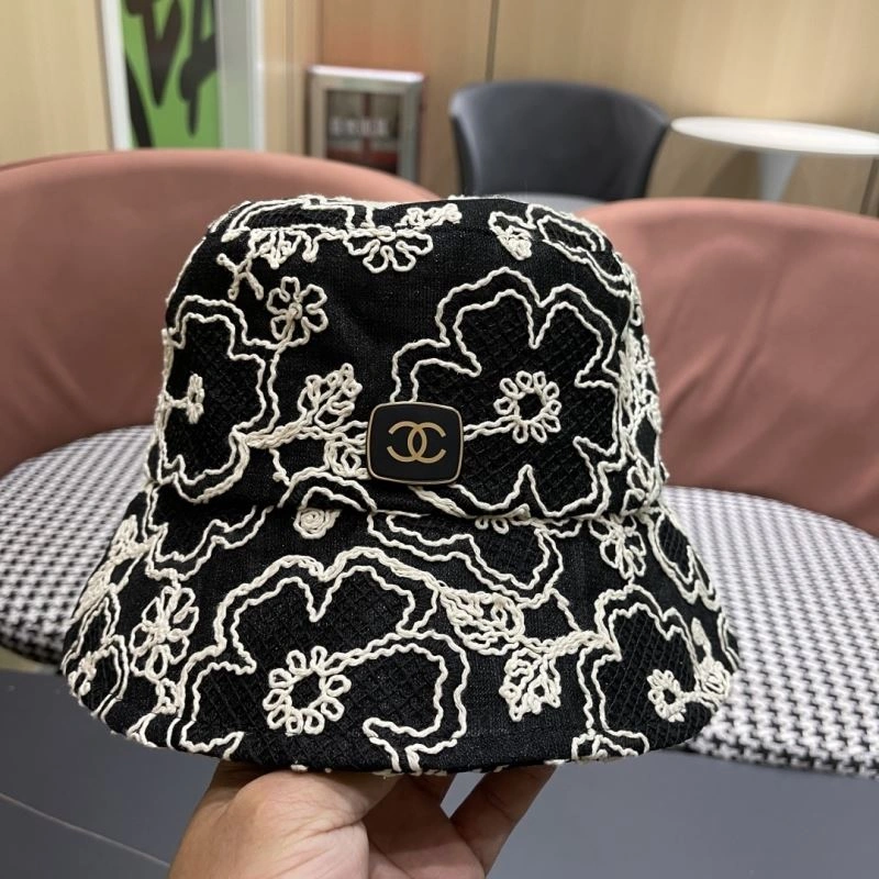 Top mirror Chanel Caps