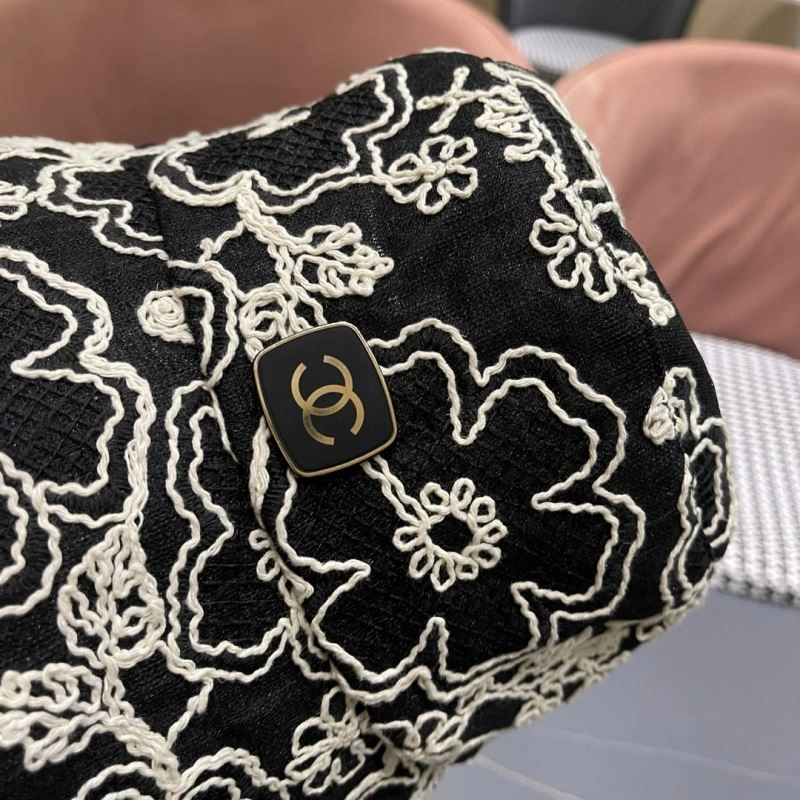 Top mirror Chanel Caps