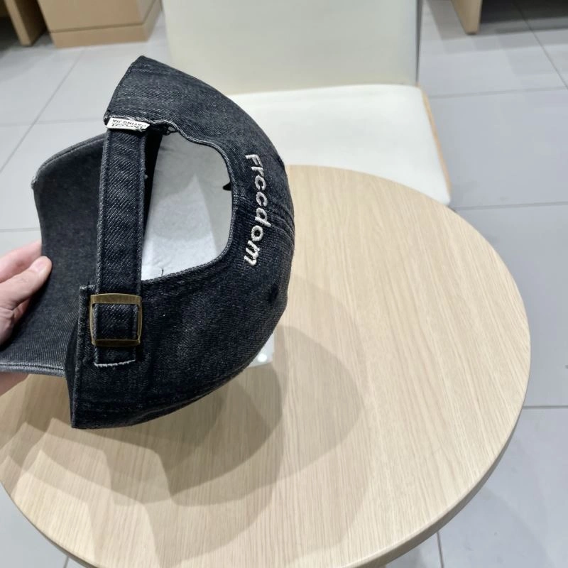 Top mirror Chanel Caps