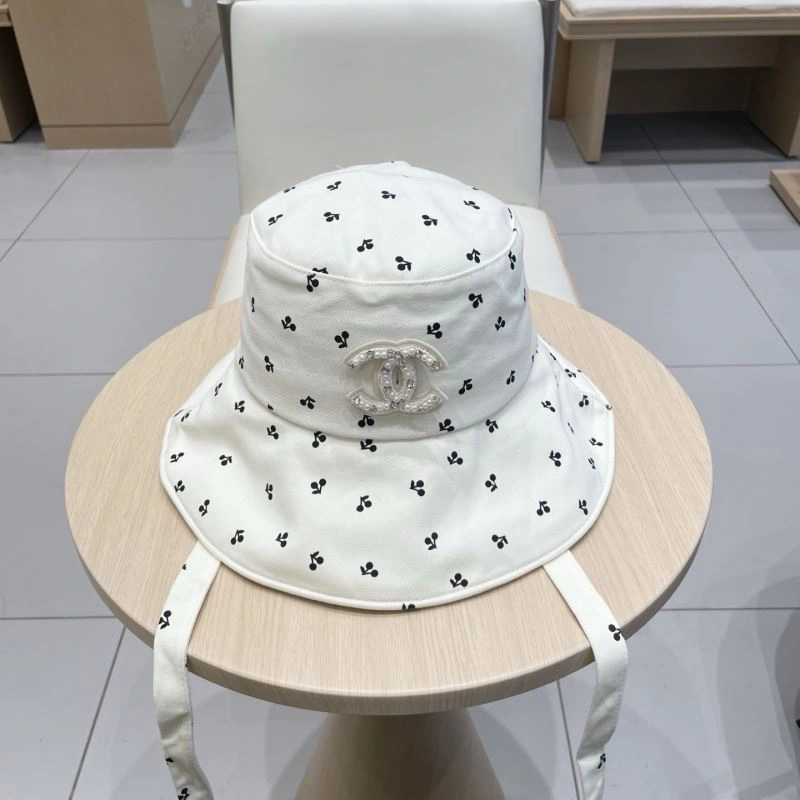 Top mirror Chanel Caps