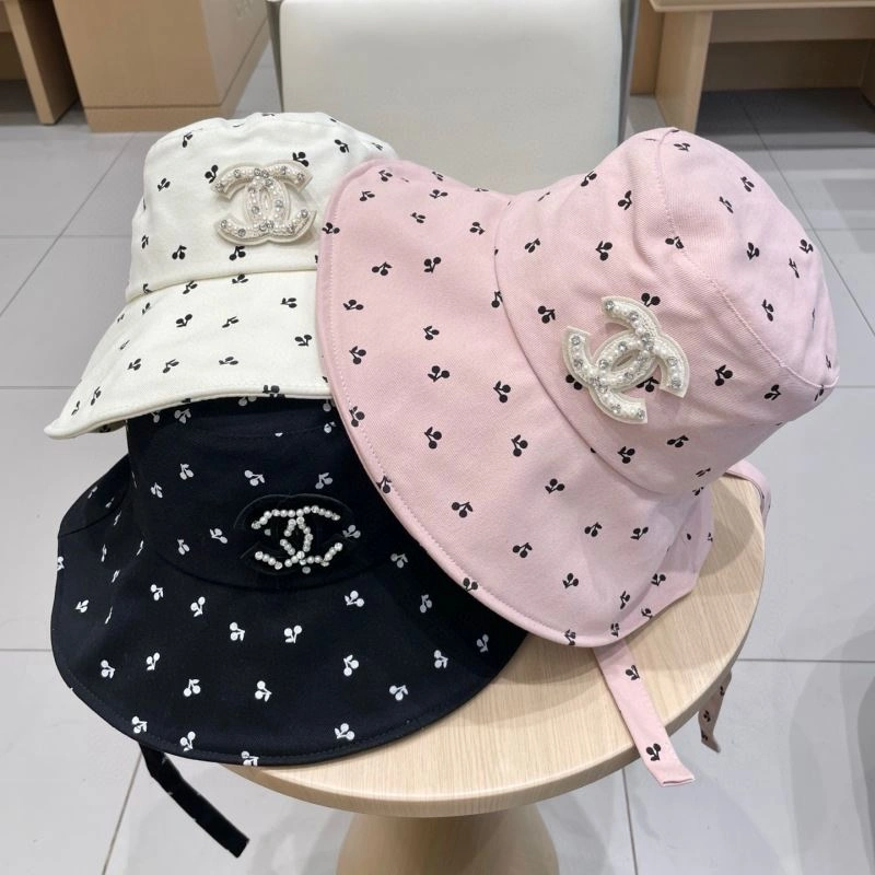 Top mirror Chanel Caps