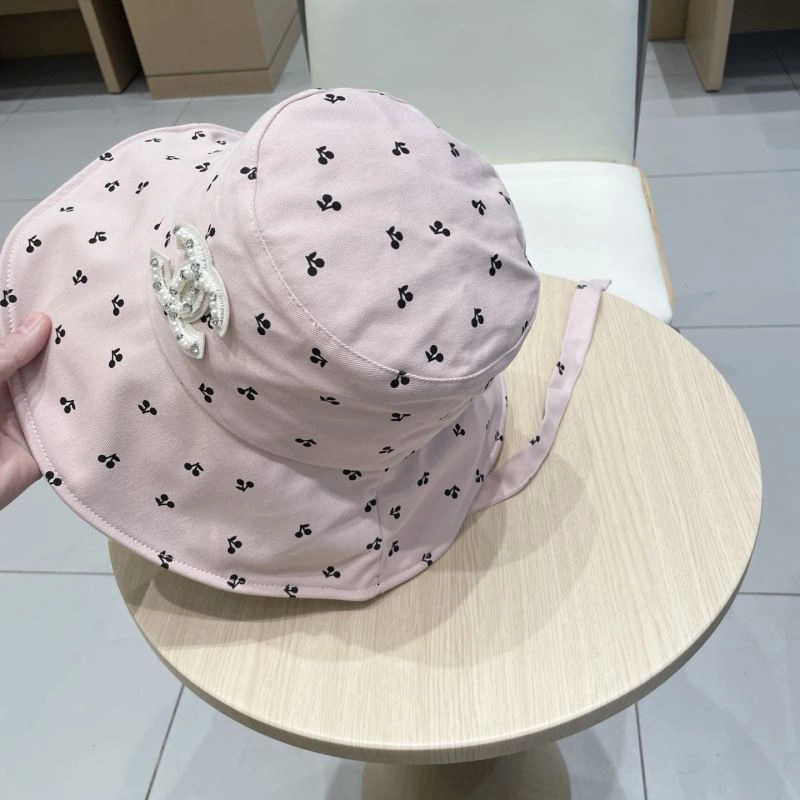 Top mirror Chanel Caps