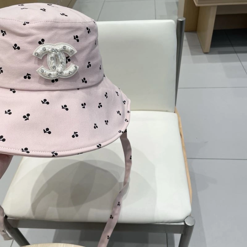 Top mirror Chanel Caps