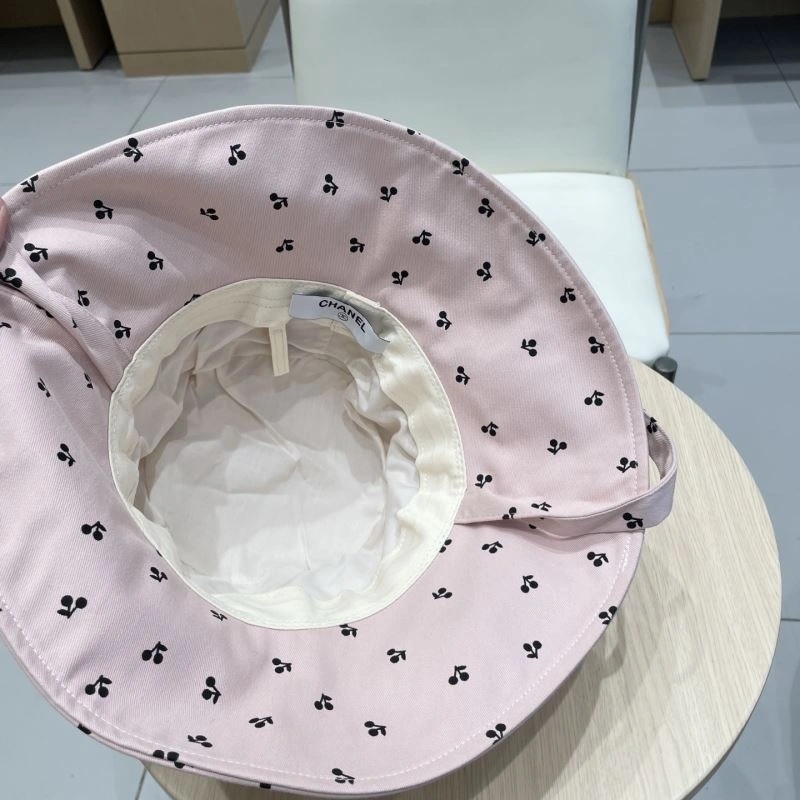 Top mirror Chanel Caps