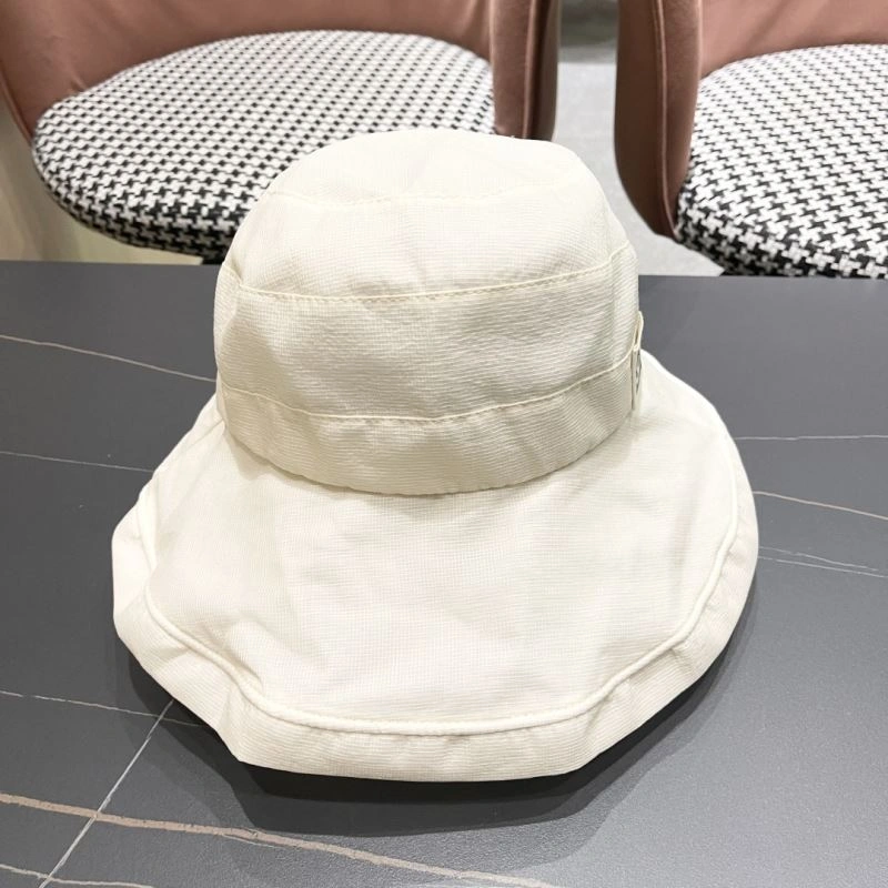 Top mirror Chanel Caps