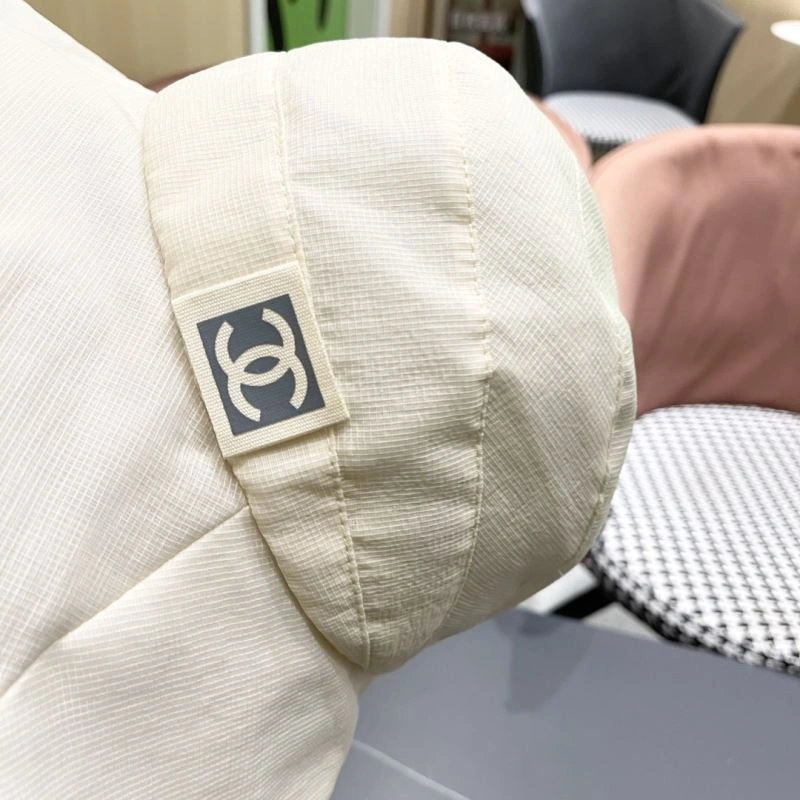 Top mirror Chanel Caps