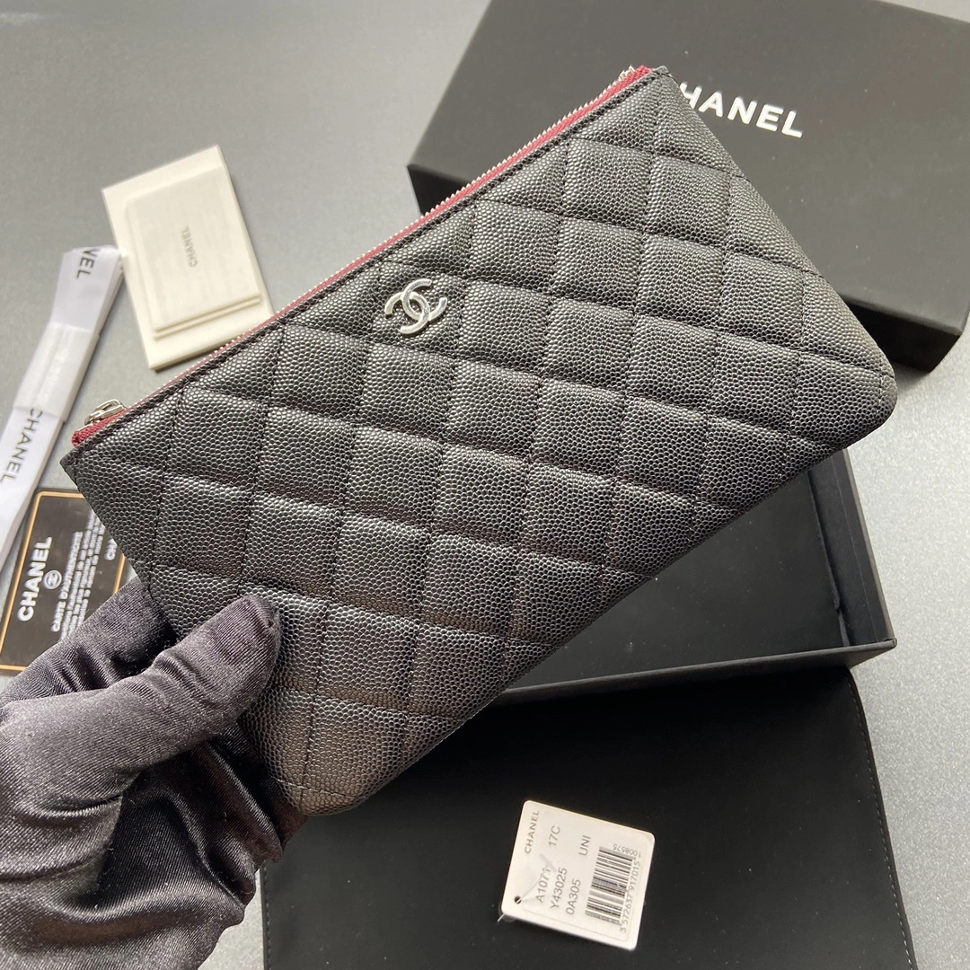 Value-priced Chanel Clutch Bags
