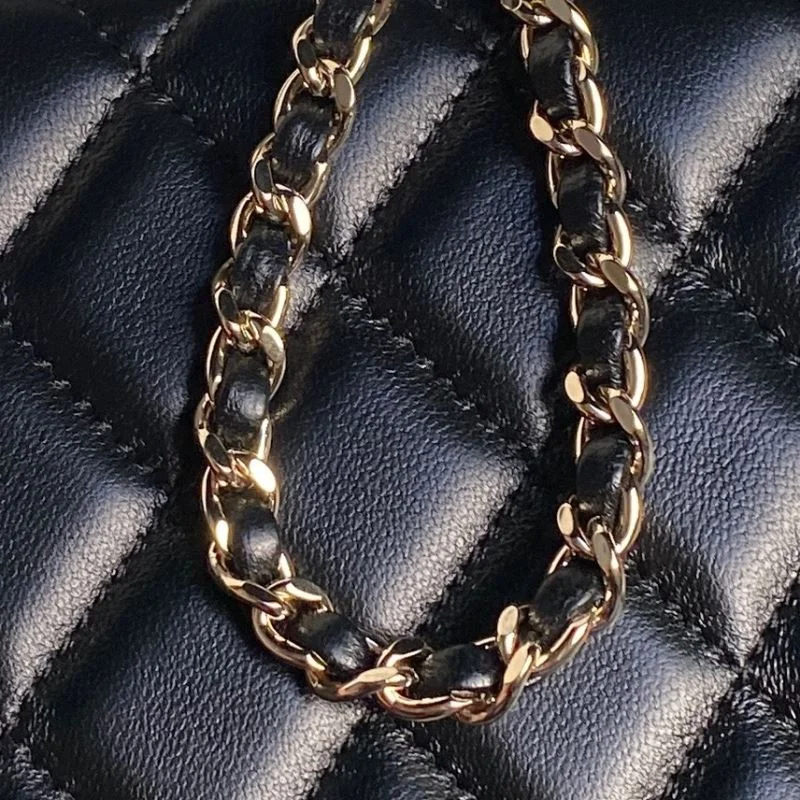 Cut-rate Chanel Cosmetic Bags