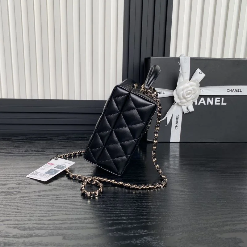 Cut-rate Chanel Cosmetic Bags