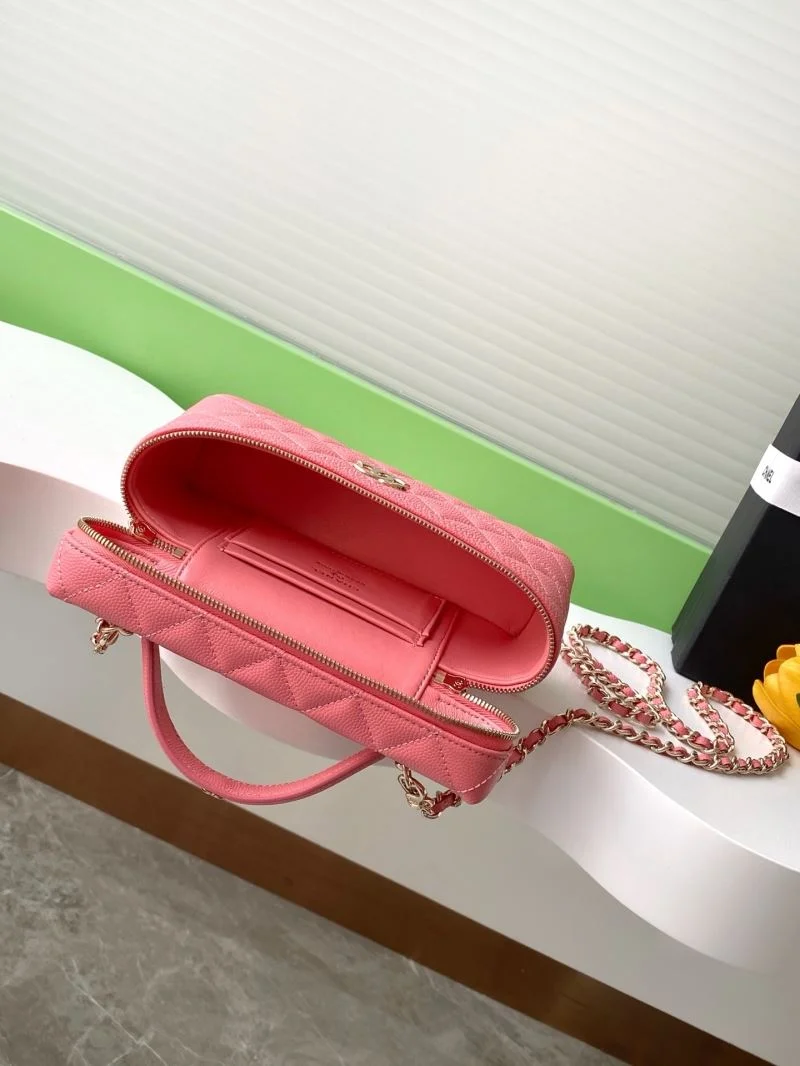 Top match Chanel Cosmetic Bags