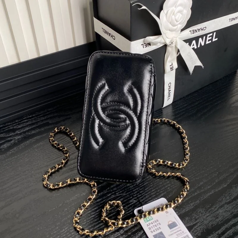 Top match Chanel Cosmetic Bags