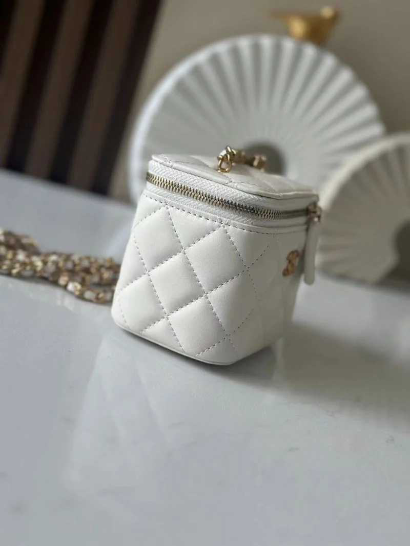 Cut-rate Chanel Cosmetic Bags