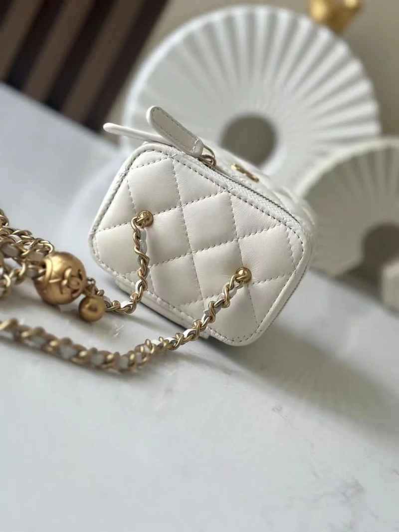 Cut-rate Chanel Cosmetic Bags