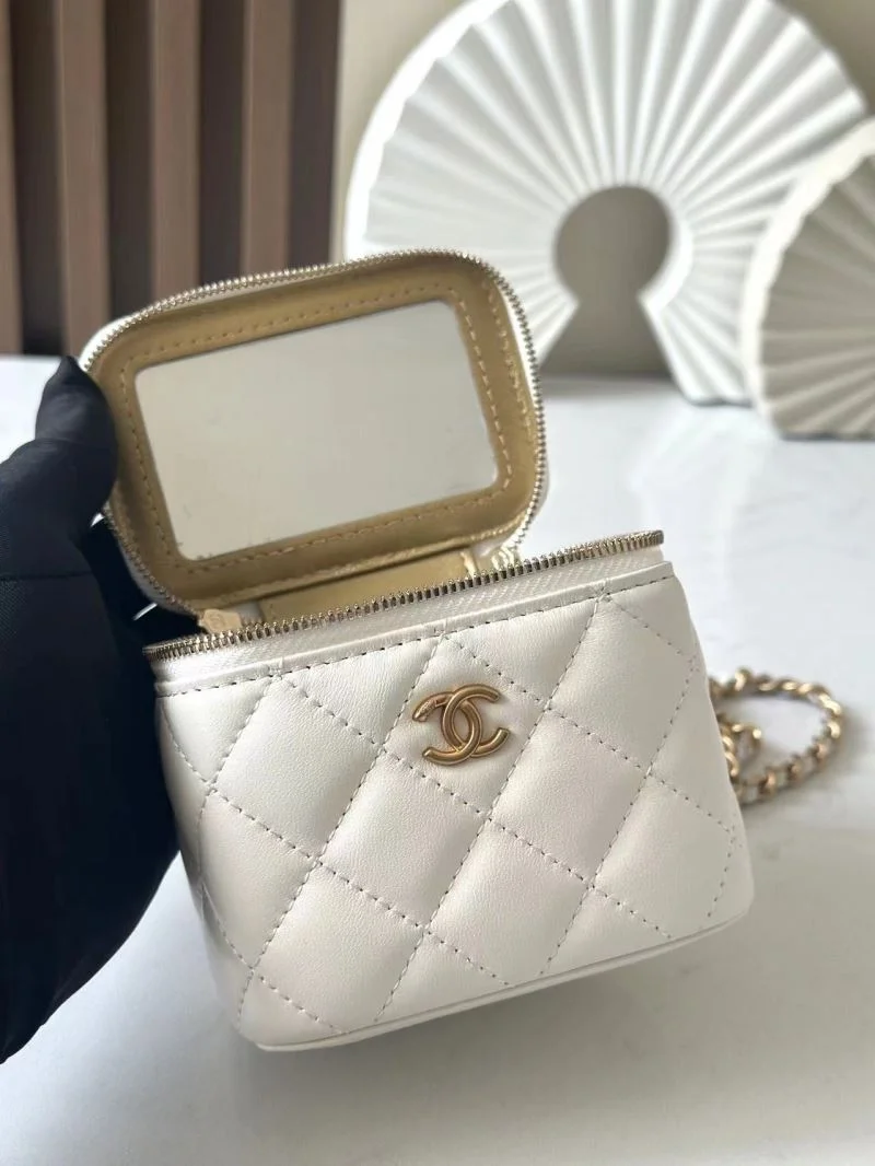 Cut-rate Chanel Cosmetic Bags
