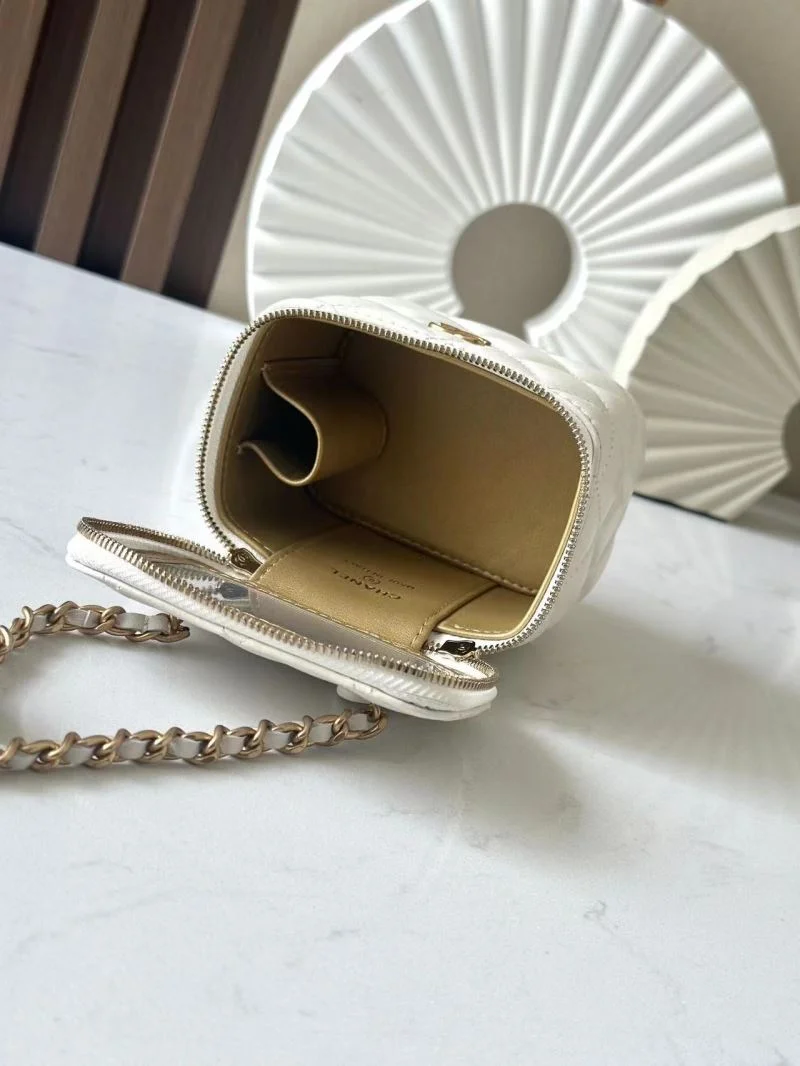 Cut-rate Chanel Cosmetic Bags